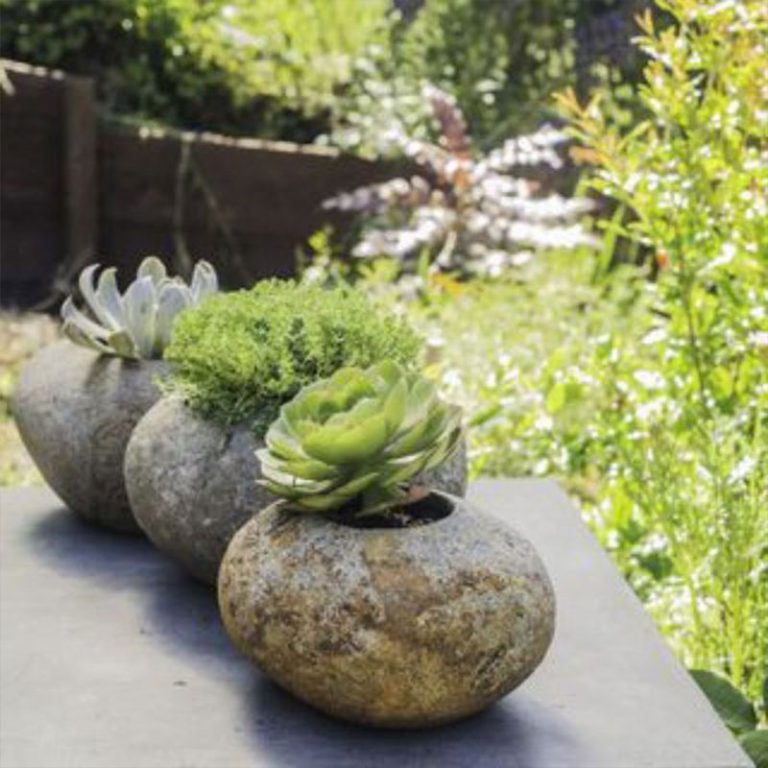 8 Inspirasi Pot Batu Alam untuk Taman Lebih Natural dan Elegan | Mughni ...