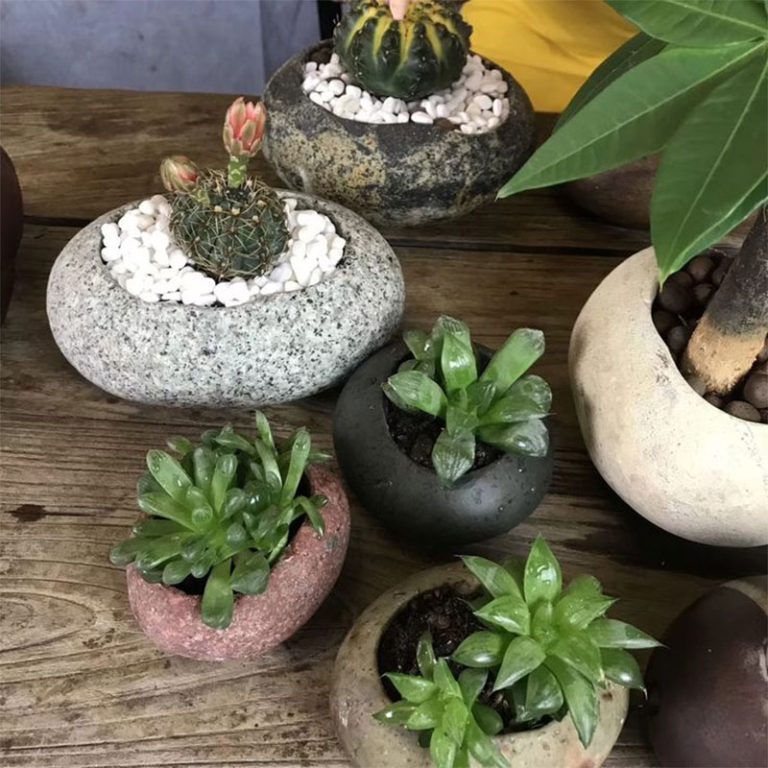 8 Inspirasi Pot Batu Alam untuk Taman Lebih Natural dan Elegan | Mughni ...